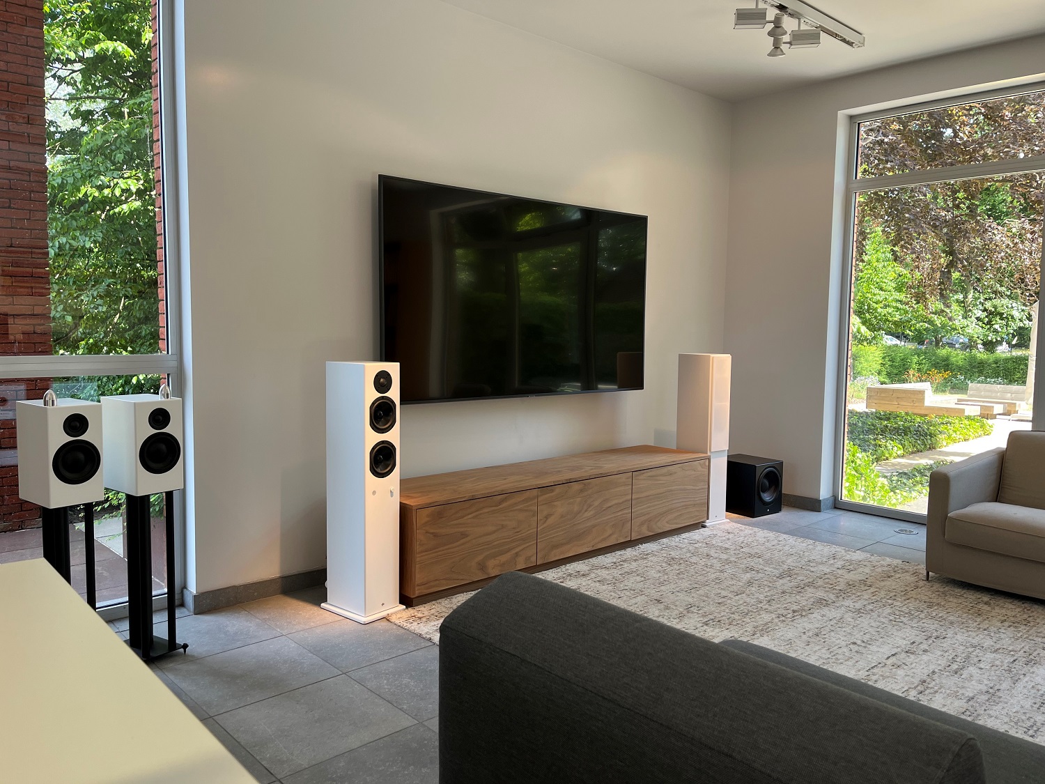 KIN Play Tower Floorstanding Speakers - Glasgow