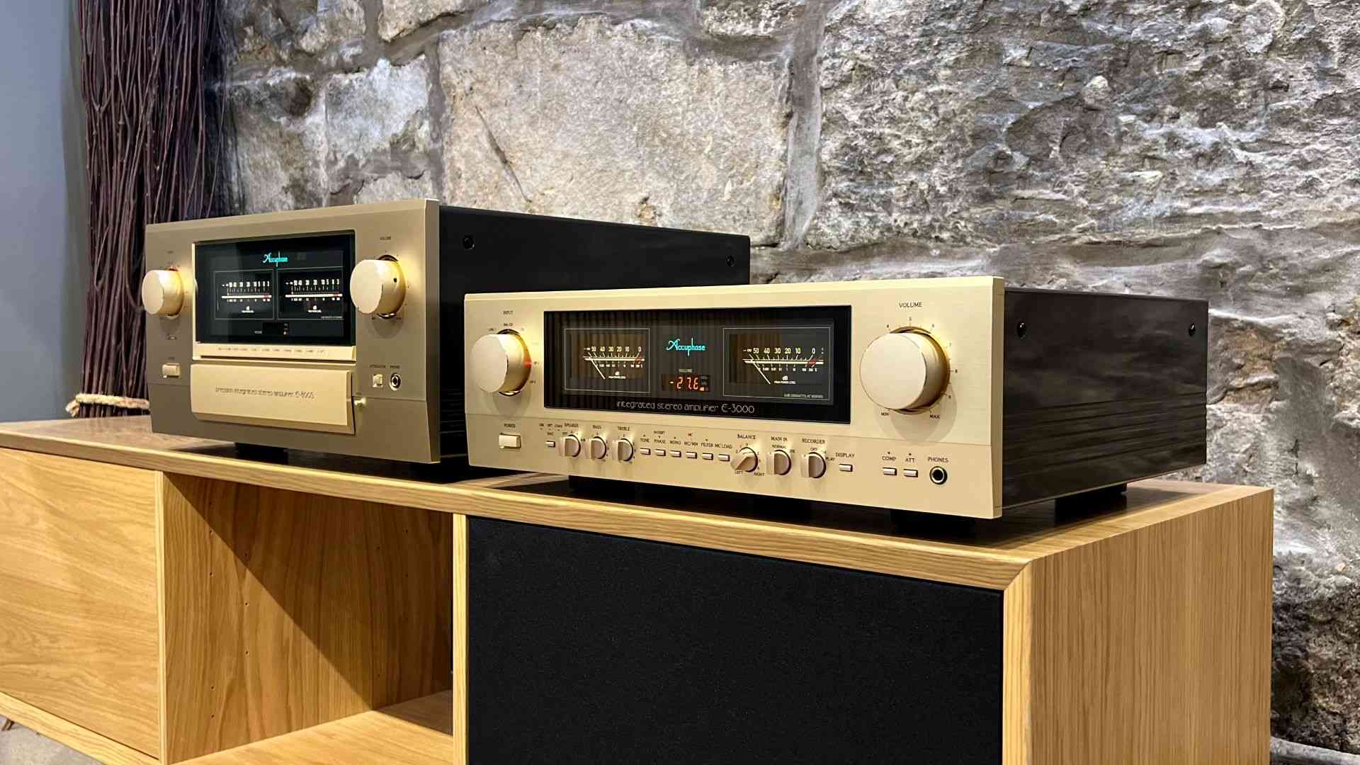 Accuphase E-800S and E-3000 Integrated Amplifiers Now On Demonstration - Glasgow
